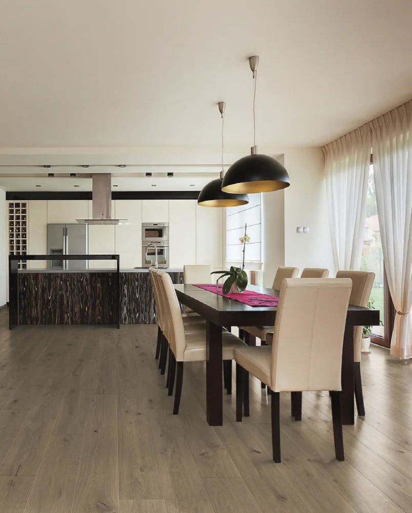 Lyon – Alexander James